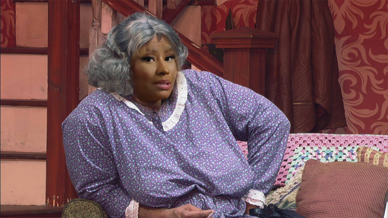 Nicki Minaj Unveils MASSIVE Weight Gain ... Fans Say She's SHAPED LIKE ...